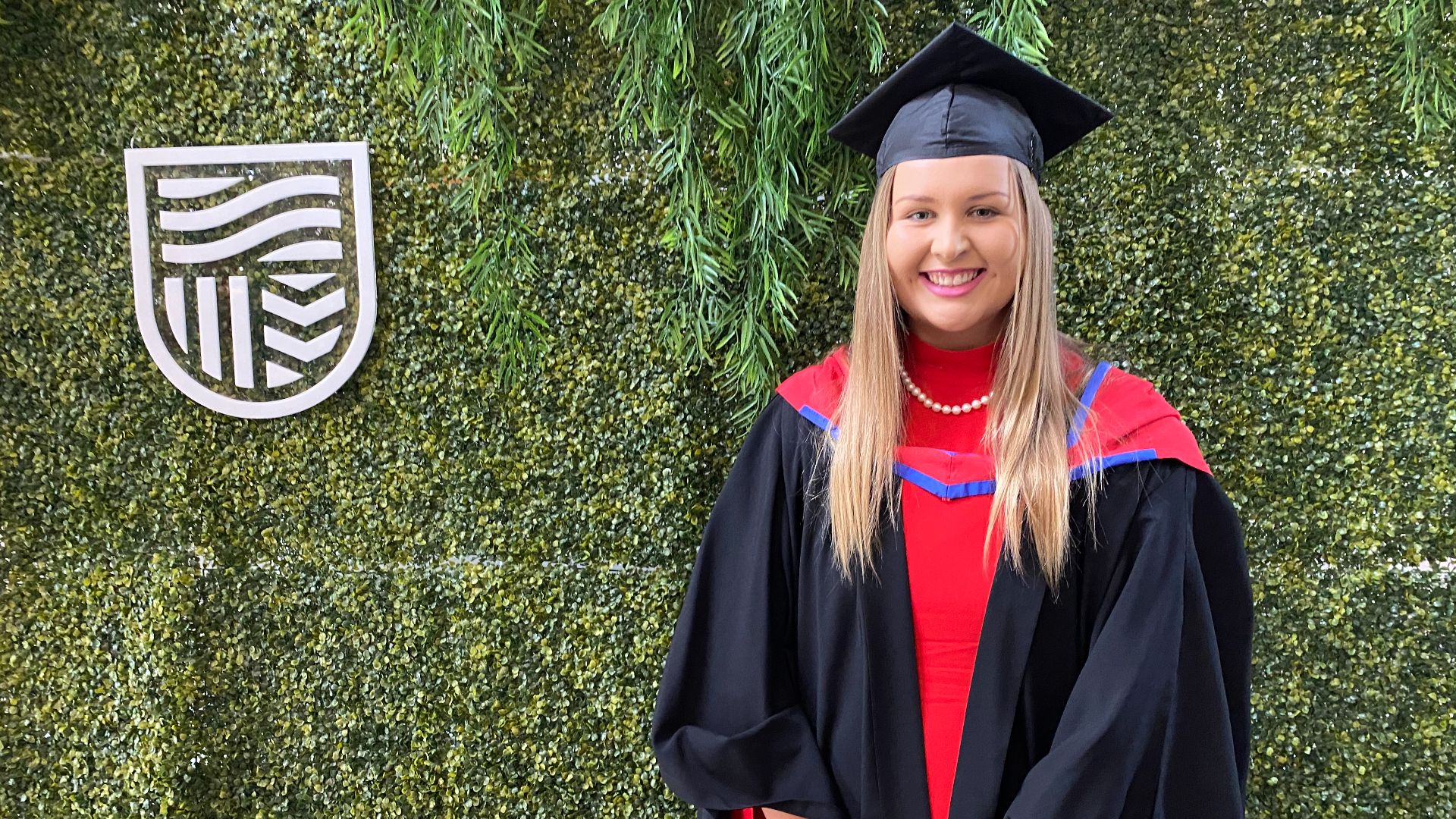 Wagga Wagga’s 2020 graduates take to the stage - CSU News