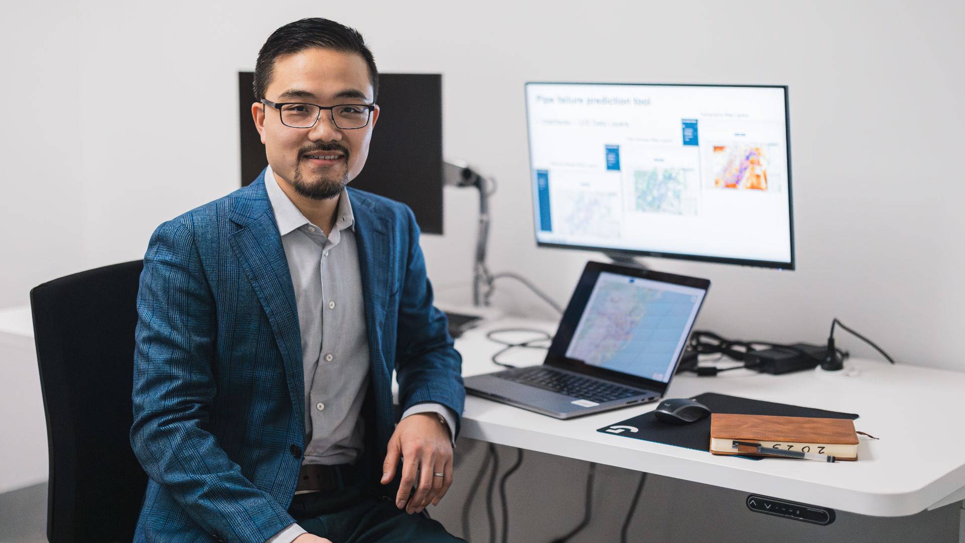 Visionary data scientist congratulated on research excellence - CSU News