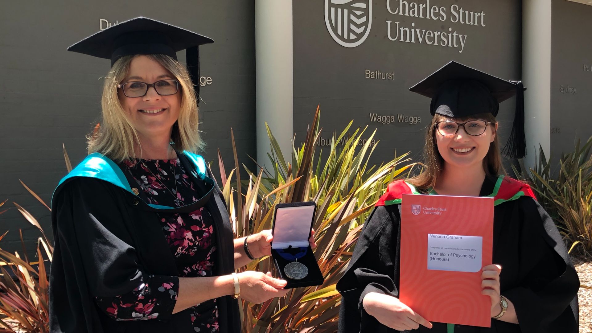 Charles Sturt congratulates end-of-year graduates - CSU News