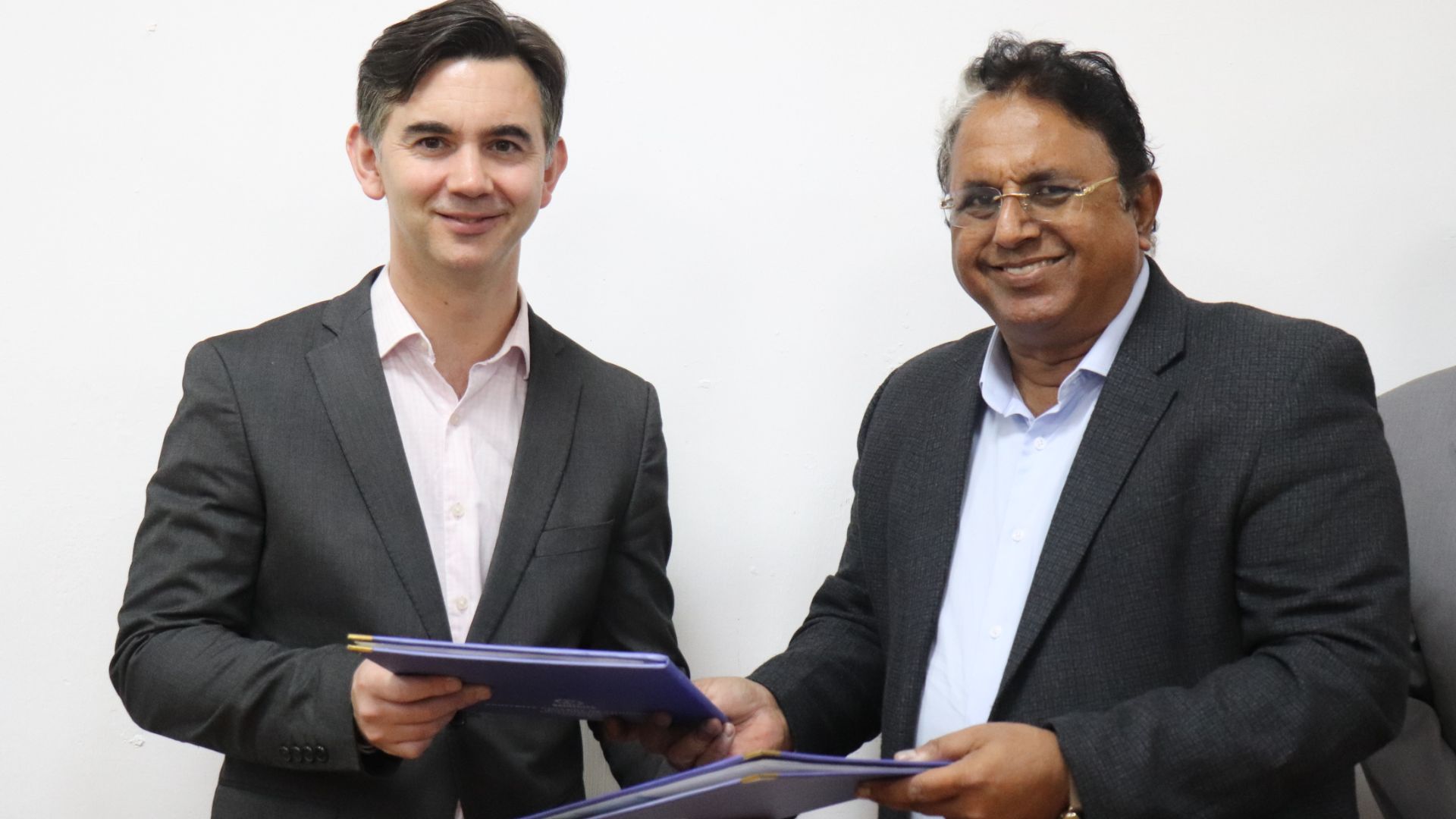 Charles Sturt signs partnerships with universities and higher education ...
