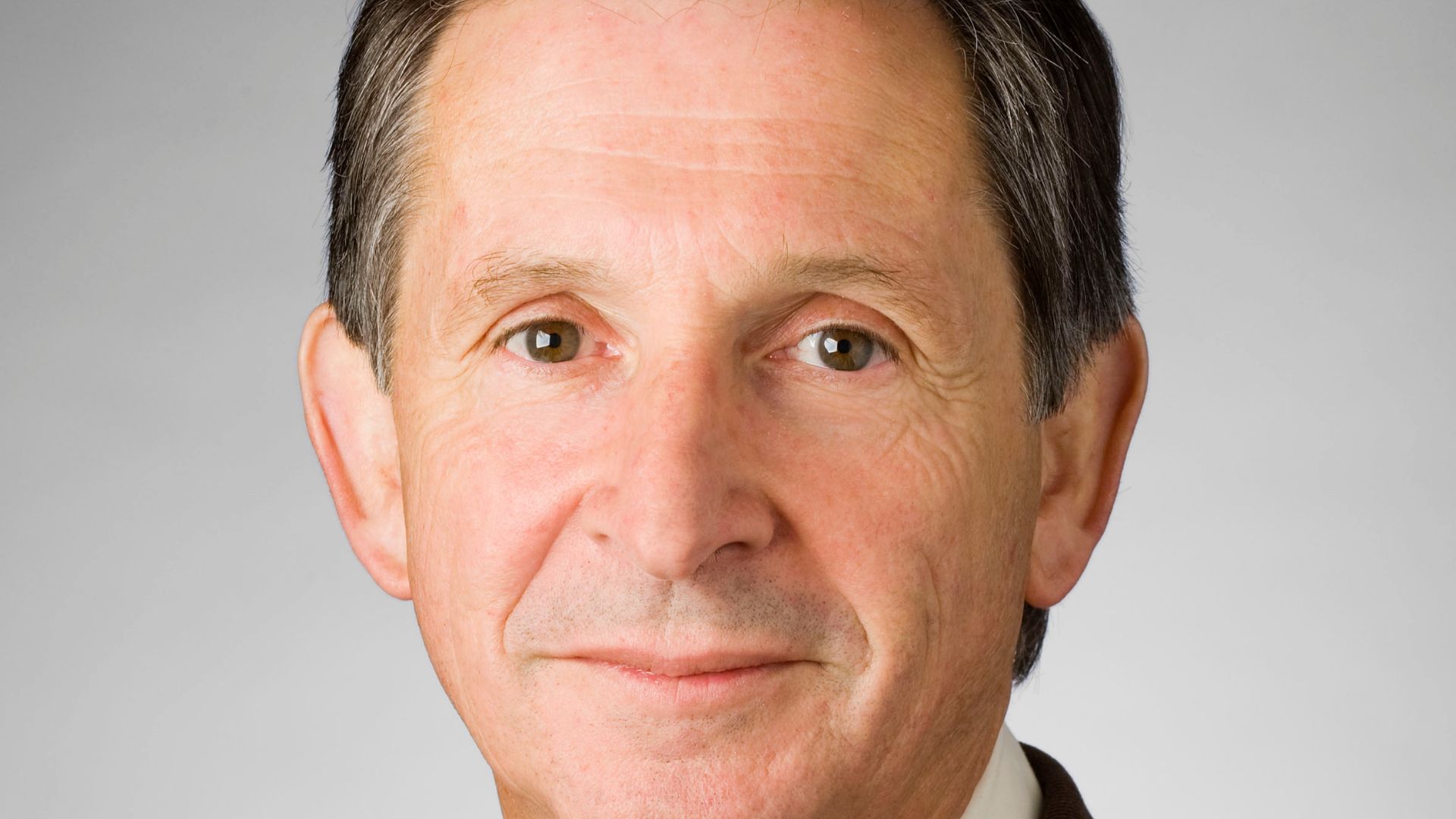 Charles Sturt awards honorary doctorate to late pioneer of wine science ...